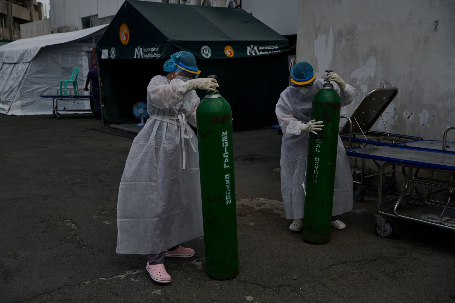 Coping with COVID-19 uncertainty - Universitas