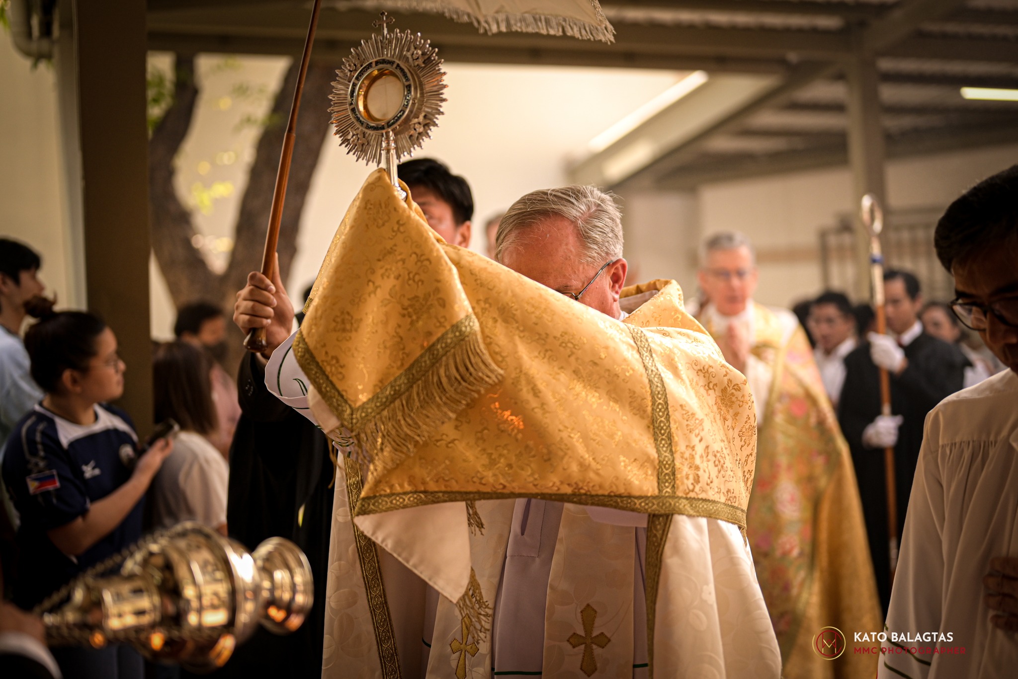 Walking with Jesus - Universitas