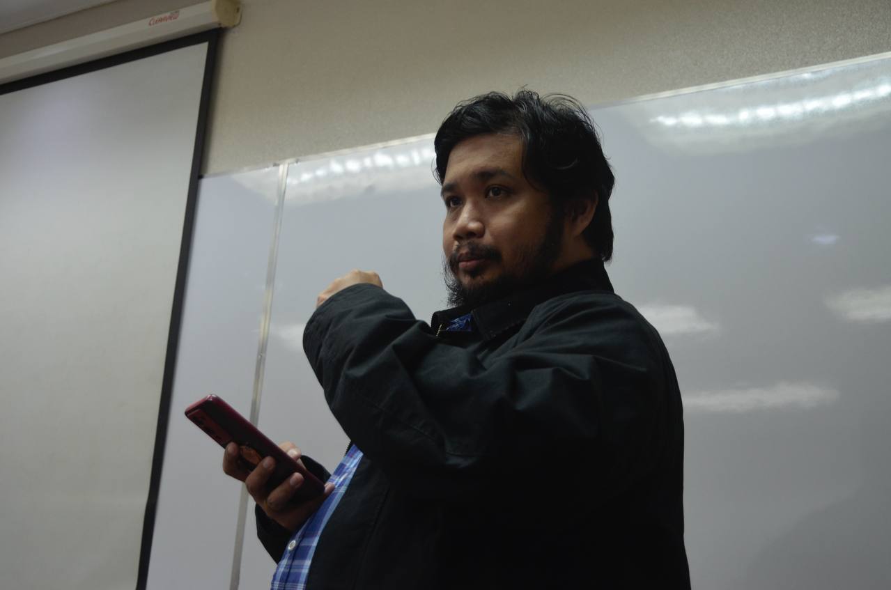 Mula sa Katok, Nahimok: Reading The House on Zapote Street - Universitas